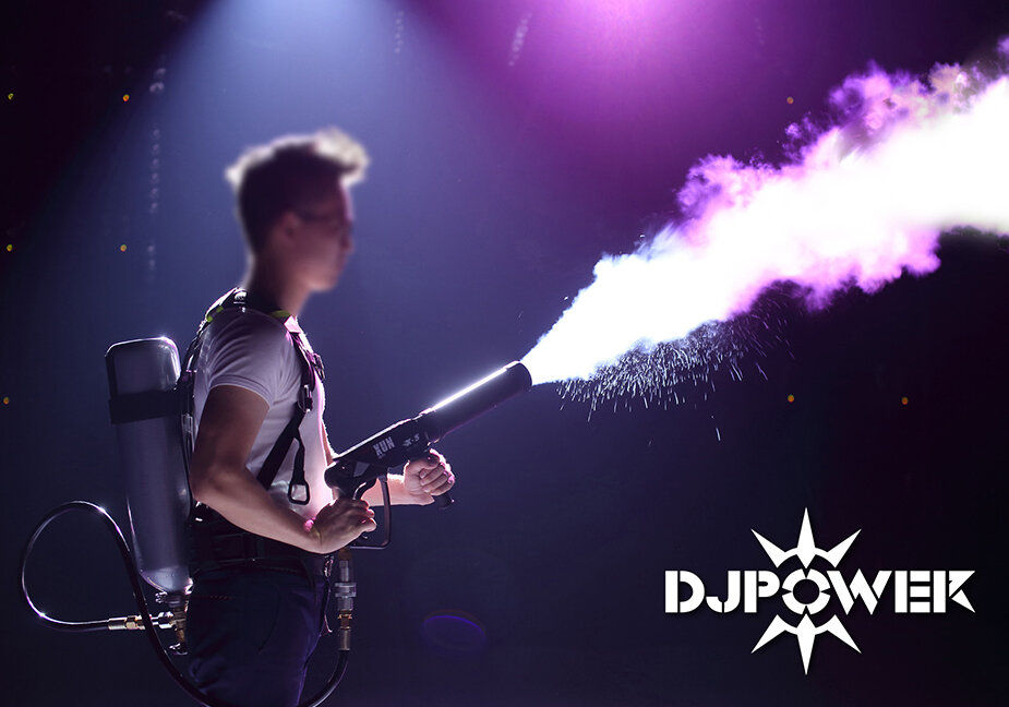 Cambia l’atmosfera sul palco con le colonne di fumo di DJ Power X-5